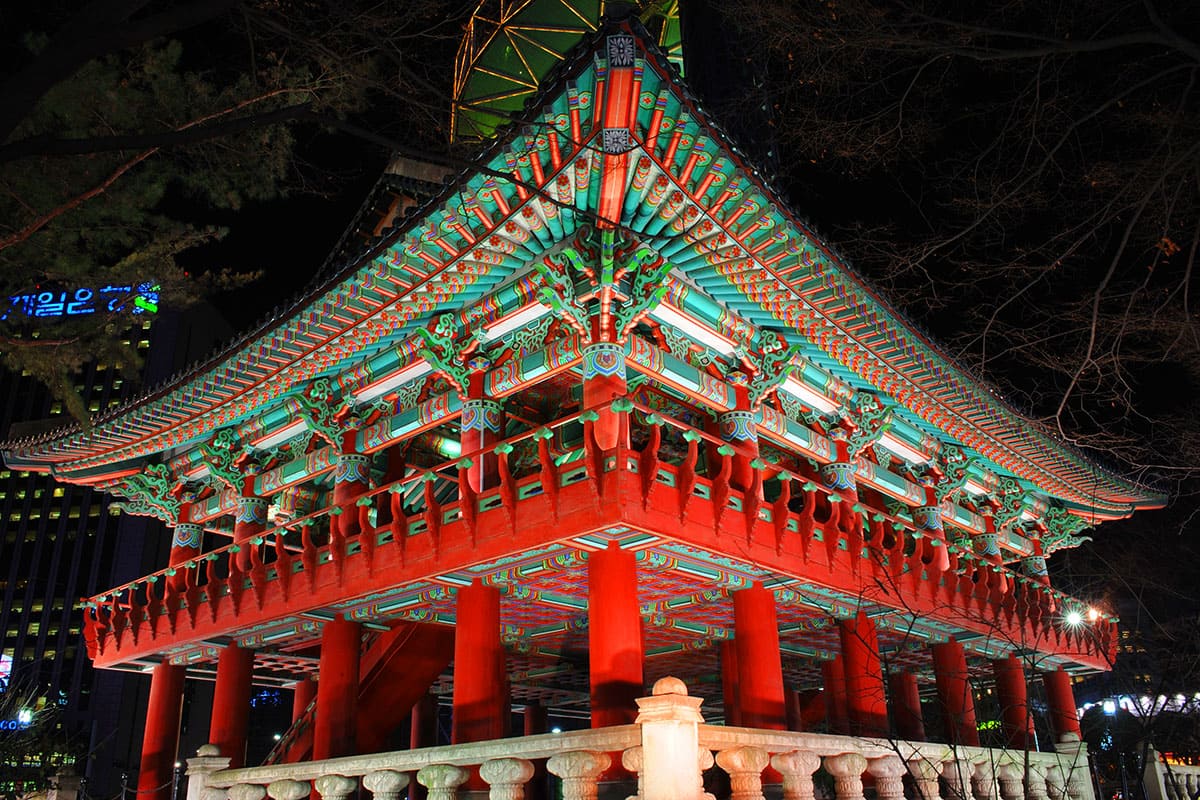 “평범한 카운트다운은 그만!”...2025년, 서울에서 가장 빛나는 새해맞이 축제